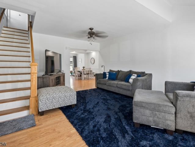 135 E 11Th St