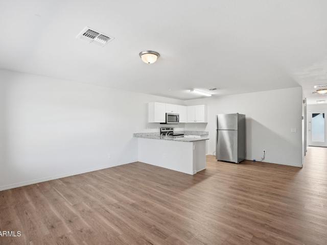 135 e watson place