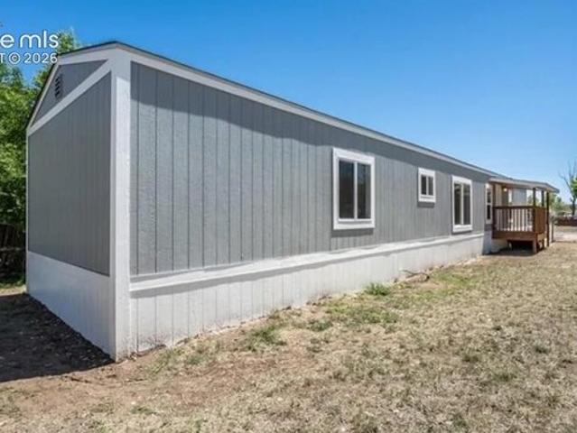 135 E Cellini Dr, Pueblo, CO 81007