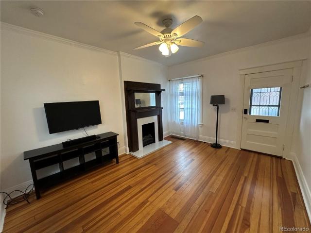 135 E Exposition Avenue