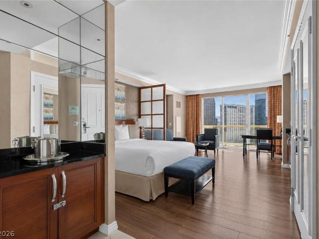 135 E Harmon Avenue 2215