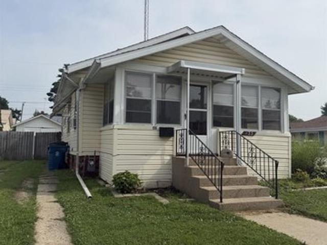 135 E Harrison St, Plymouth, IN 46563