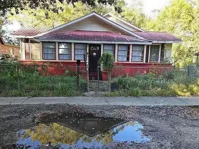 135 E PETAIN ST, MOBILE, AL 36610