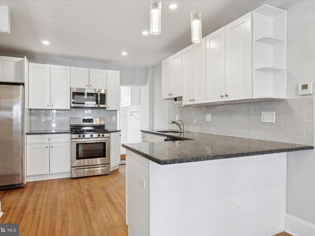 135 East St, Philadelphia, PA 19127 | MLS #PAPH2603 | Compass