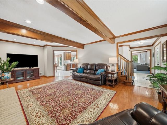 135 Elgin Ln