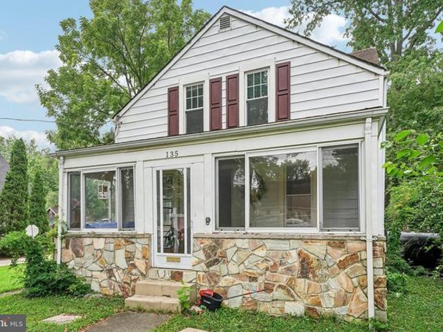 135 Keystone Ave, Morrisville, PA 19067