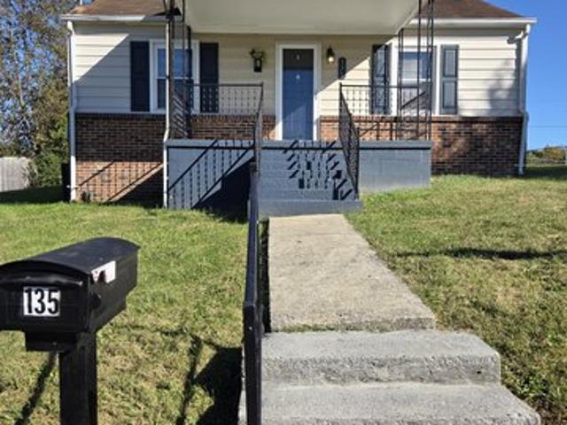 135 Kingsolver St, Bristol, VA 24201
