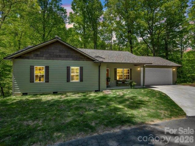 135 Half Moon Ln, Brevard, NC 28712