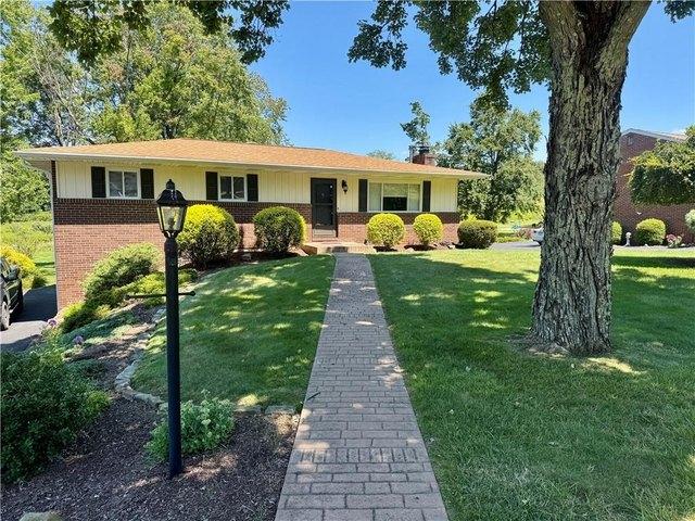 135 Hampton Ct, Butler, PA 16002