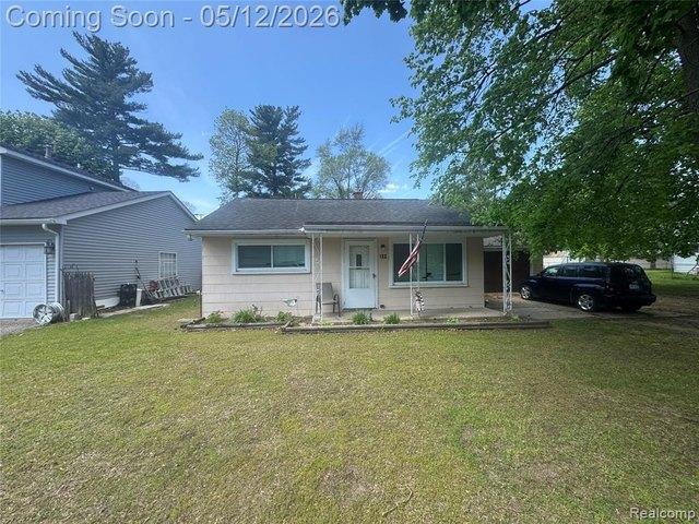 135 Hershey Blvd, Waterford Township, MI 48327