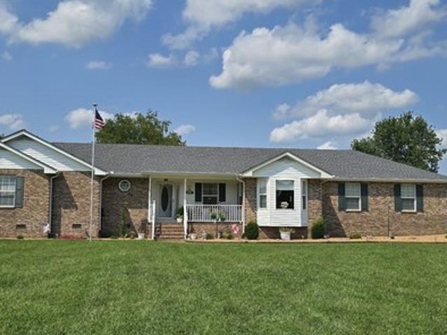 135 Hidden Cove Ct, Gallatin, TN 37066