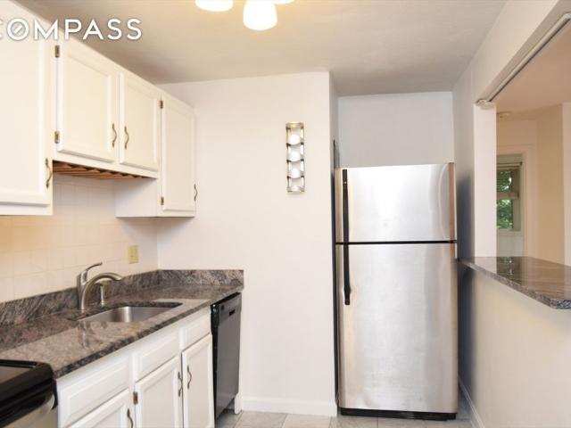 135 Inman St 12, Cambridge, MA