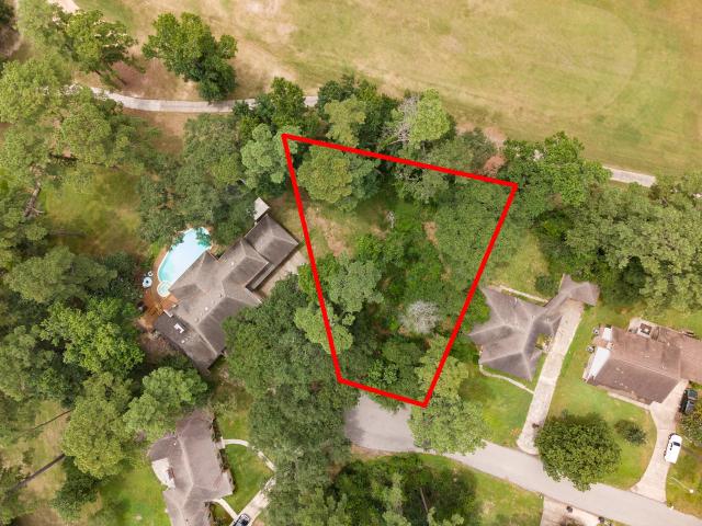 135 Jeb Stuart Ln, Conroe, TX 77302 | MLS #17628 | Compass