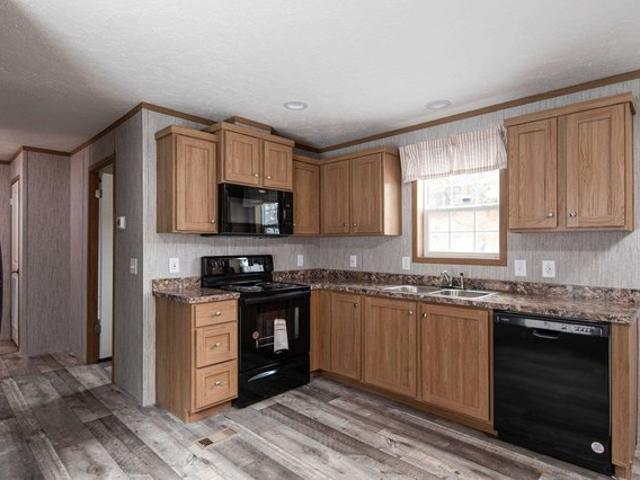 135 Oak St, Saint Johnsbury, VT 05819