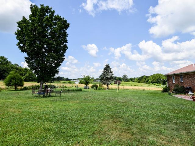 135 Old Hwy 52W