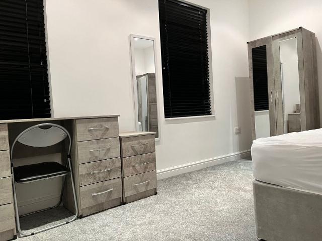 135 Oxford Gardens, Stafford ST16, 1 bed property to rent, £585 pcm | PrimeLocation
