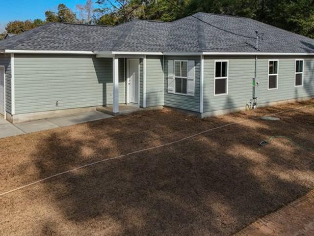 135 Loftin St, Defuniak Springs, FL 32435