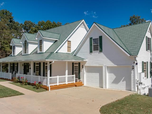 135 Laurel Road
