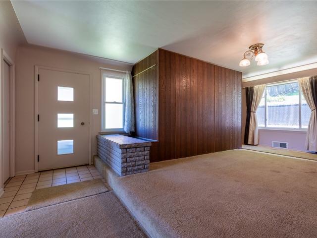 135 Lake Dr