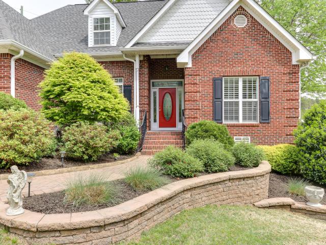 135 Lake Point Drive