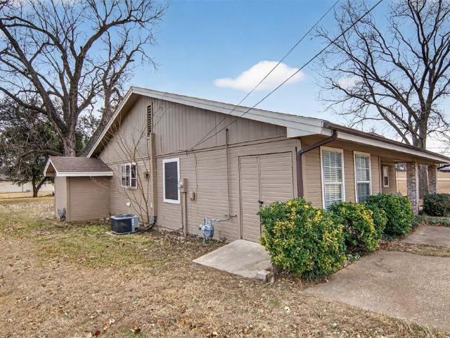 135 Lakeview Drive