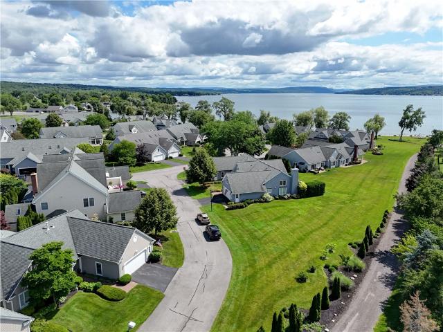 135 Lakeview Way