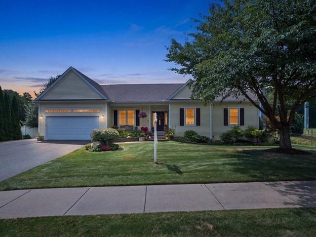 135 Lancaster Dr, Agawam, MA 01001