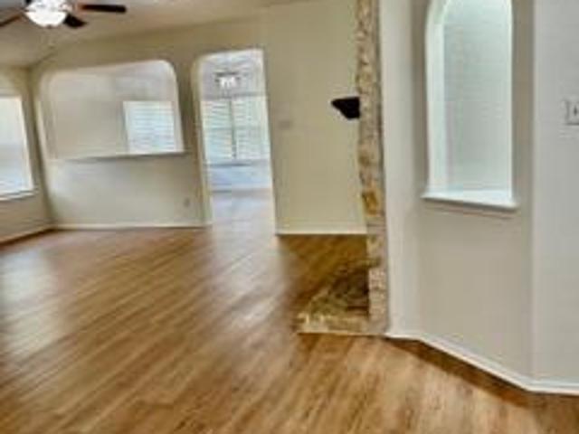 135 LEAR Ave