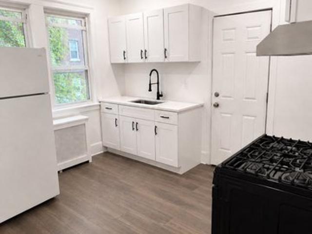 135 Liberty St, Linden, NJ 07036