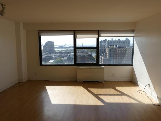 135 Montgomery St # 18C