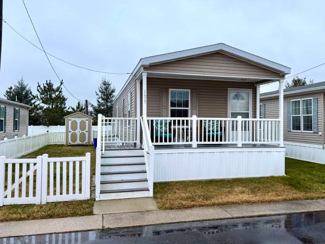 135 Maurice Boulevard