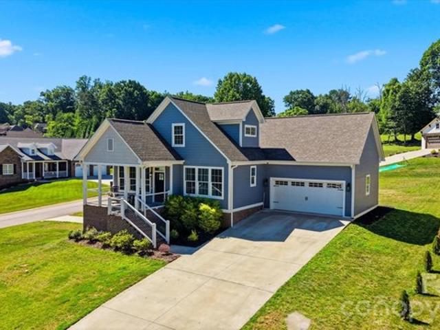 135 Maplewood Ct, Hudson, NC 28638