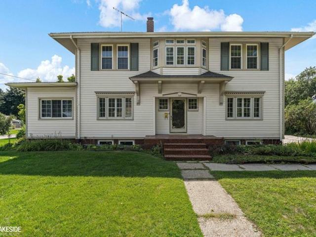 135 Maple St, Marine City, MI 48039