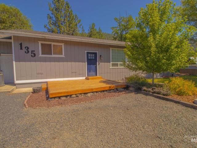 135 Mule Deer Drive
