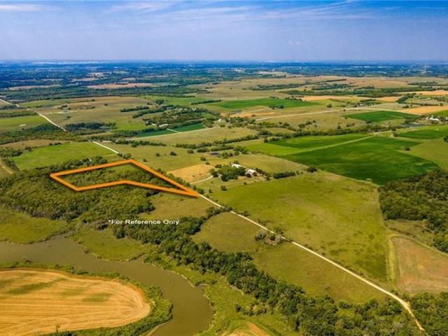 135 N 1150 Rd, Berryton, KS 66409