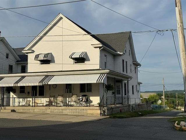 135 N 3rd St, Lehighton, PA 18235
