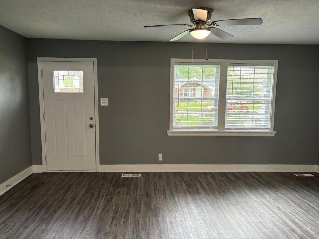 135 N Meadow Dr