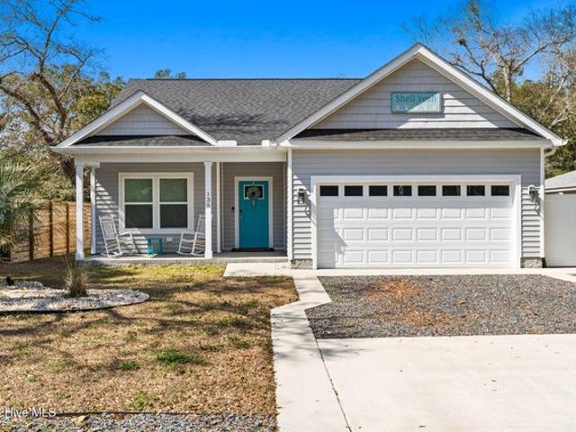 135 NW 7th St, Oak Island, NC 28465