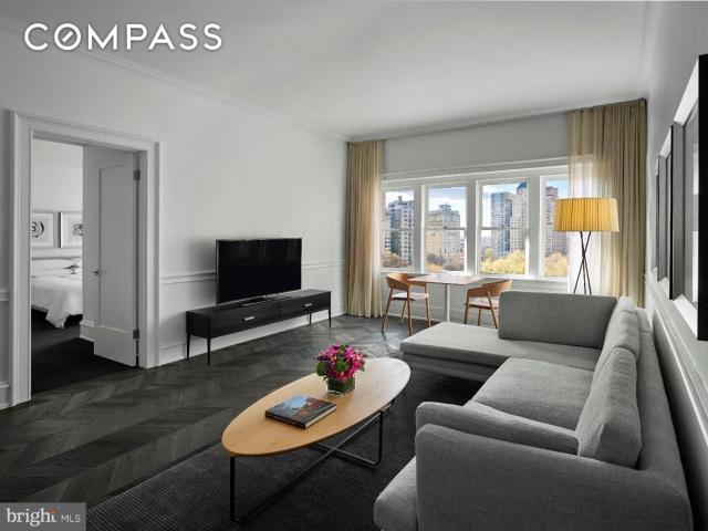 135 S 18th St PLATINUM1BED, Philadelphia, PA