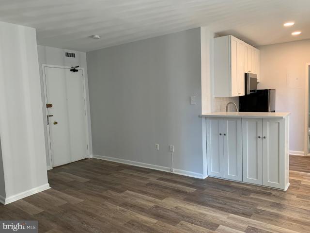 135 S 19th St, Unit 1213, Philadelphia, PA 19103 | MLS #PAPH2589 | Compass