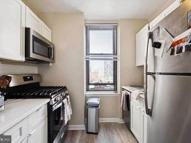 135 S 19Th Street # 806