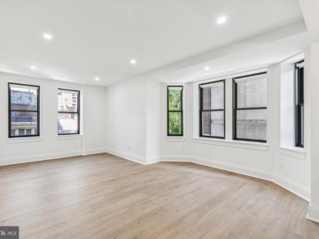 135 S 19Th Street # 309