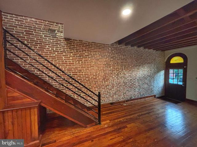 135 S East Avenue