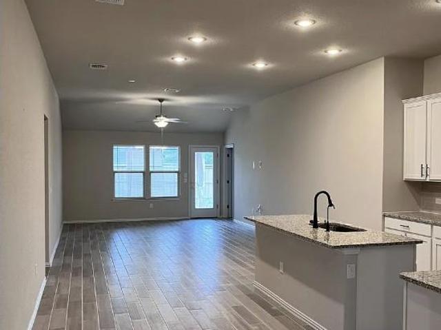 135 Smokebush Trl