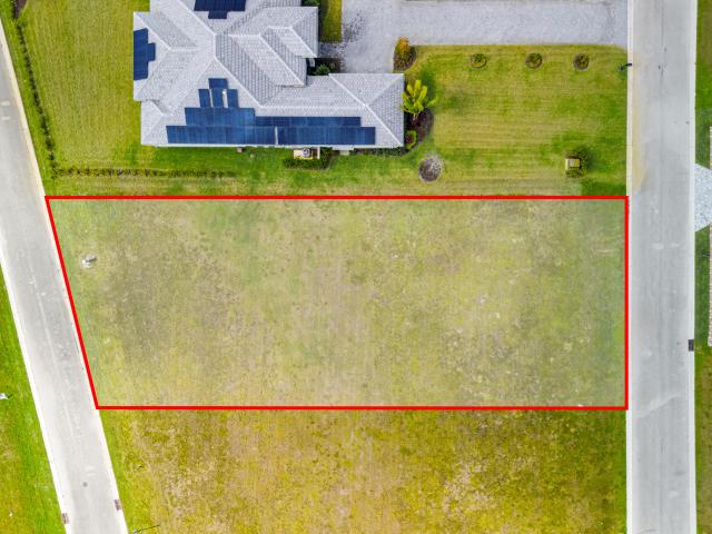 135 SE Via Lago Garda, Port St. Lucie, FL 34952 | MLS #R11152