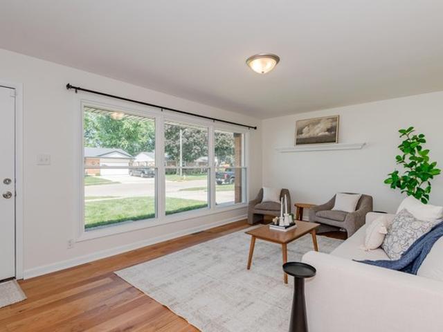 135 Shaftsbury Rd, Troy, OH 45373
