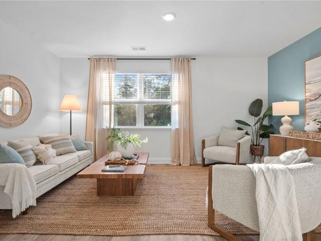 135 Siskin Road