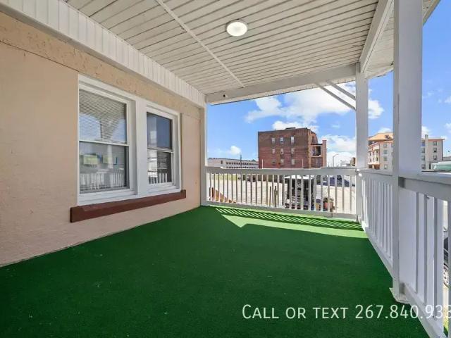 135 St. James Pl, Studio