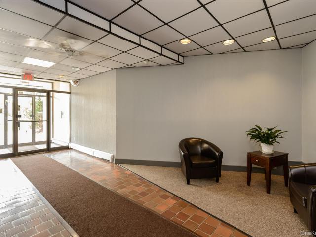 135 Post Avenue 5T
