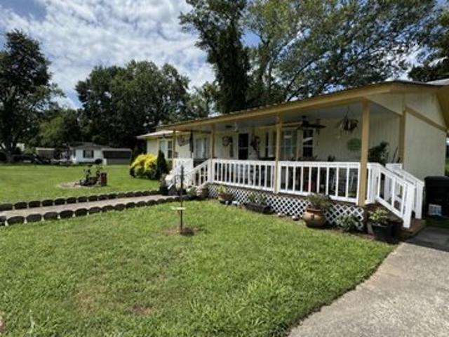 135 Pat Ashmore Ln, Scottsboro, AL 35768
